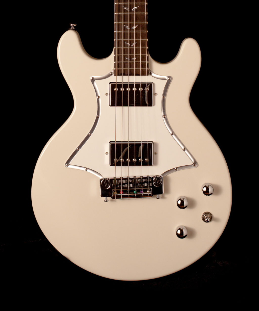 LAG Roxane Racing Cream - Gitarren Total